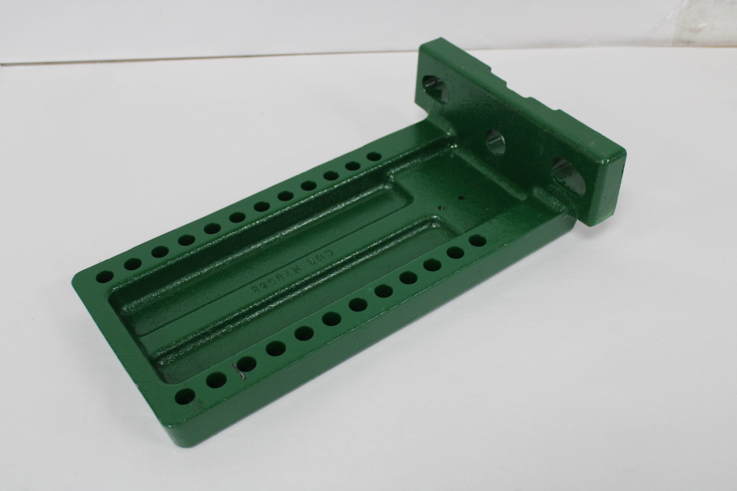 Cast Fender Bracket - Green Tractor Part Store