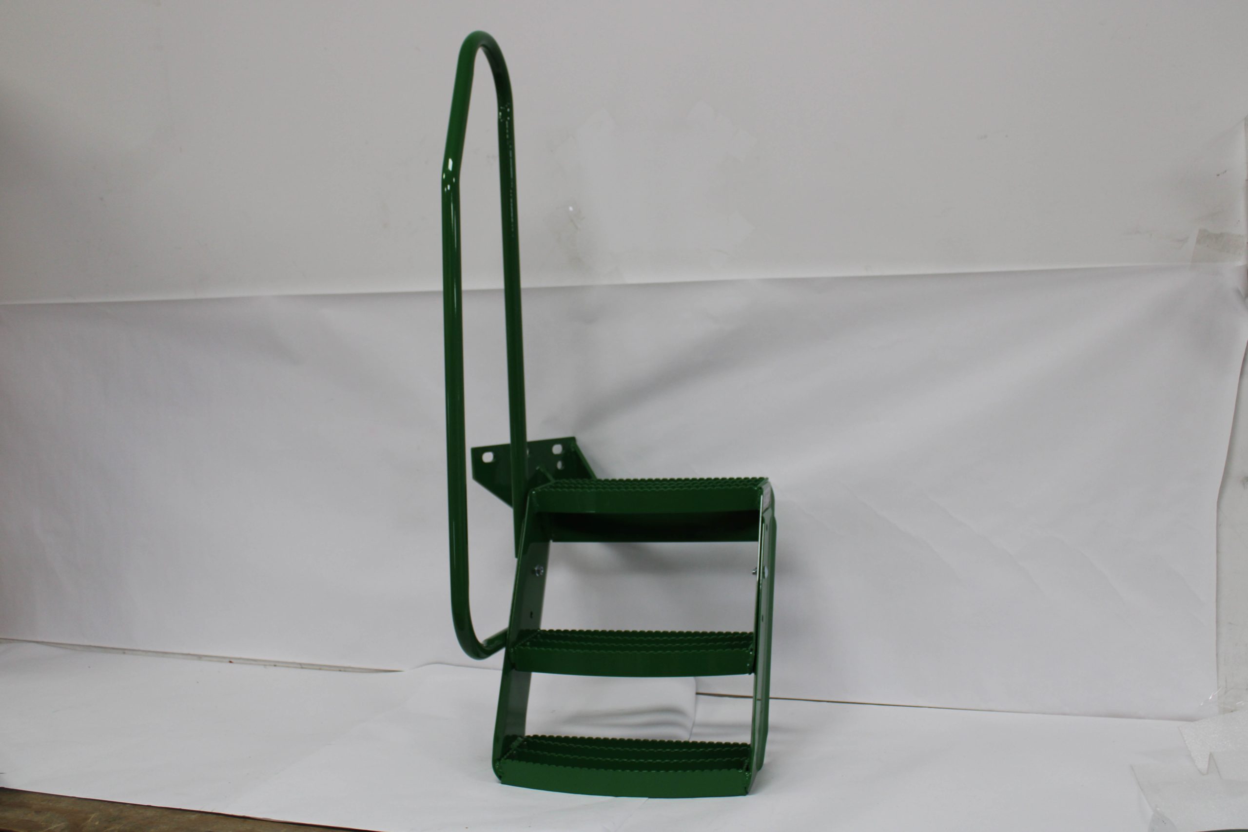 Deluxe Step Kit W/Handrail - Green Tractor Part Store